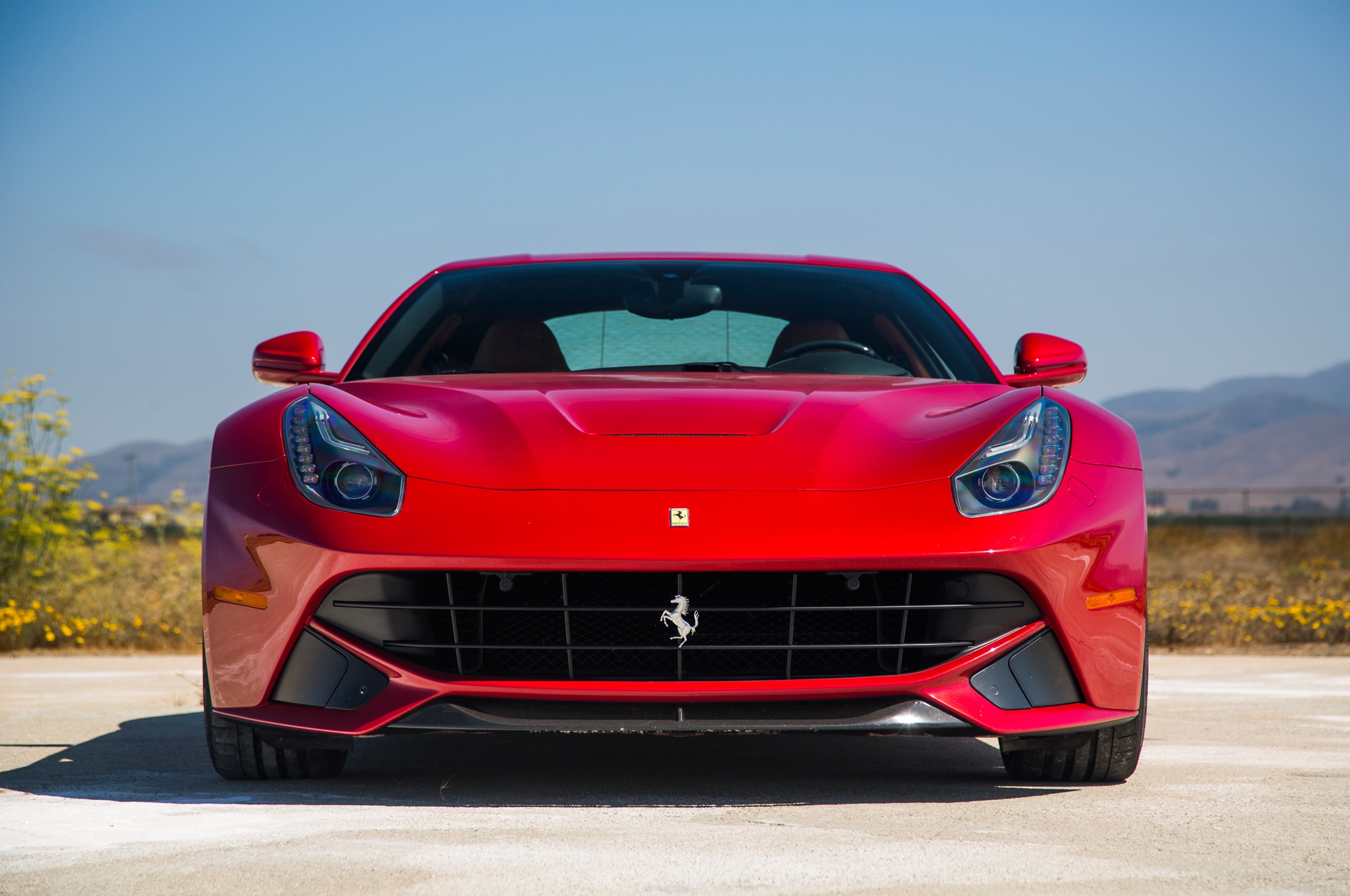 Ferrrari F12 2017 — L'annuel de l'automobile