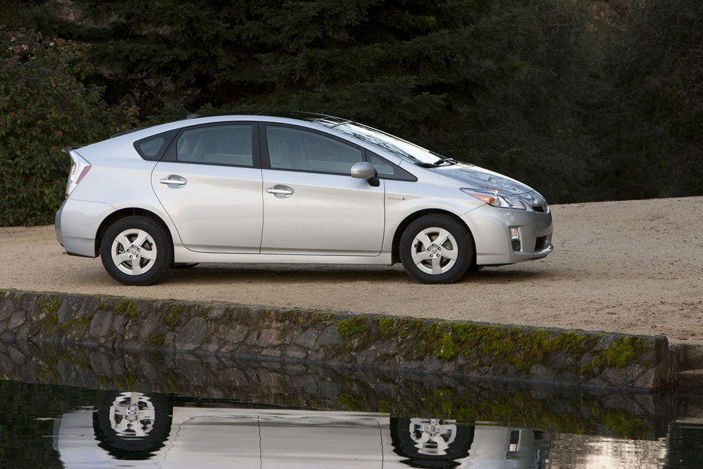 Toyota Prius 2012 – L'annuel de l'automobile