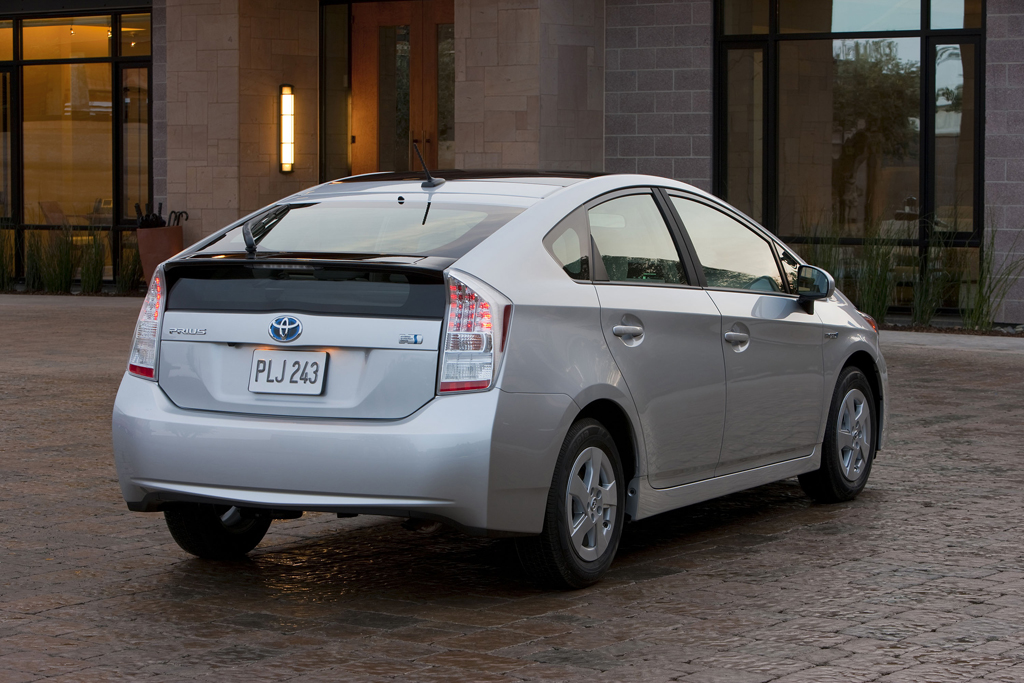Toyota Prius 2014 – L'annuel de l'automobile