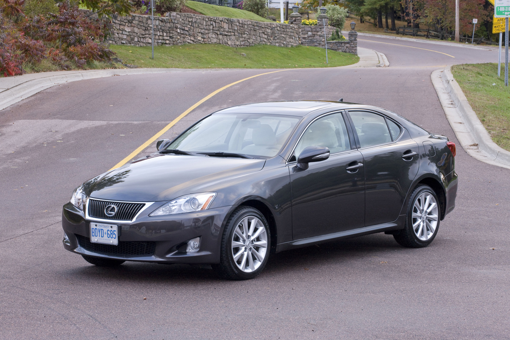 Lexus IS 2013 – L'annuel de l'automobile
