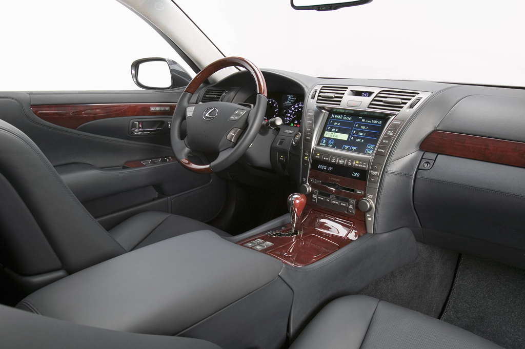 Lexus LS 2012 – L'annuel de l'automobile