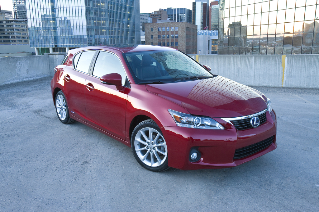 Lexus CT 200h 2013 – L'annuel de l'automobile
