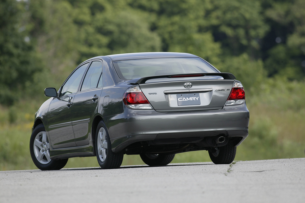 Toyota Camry 2005 – L'annuel de l'automobile
