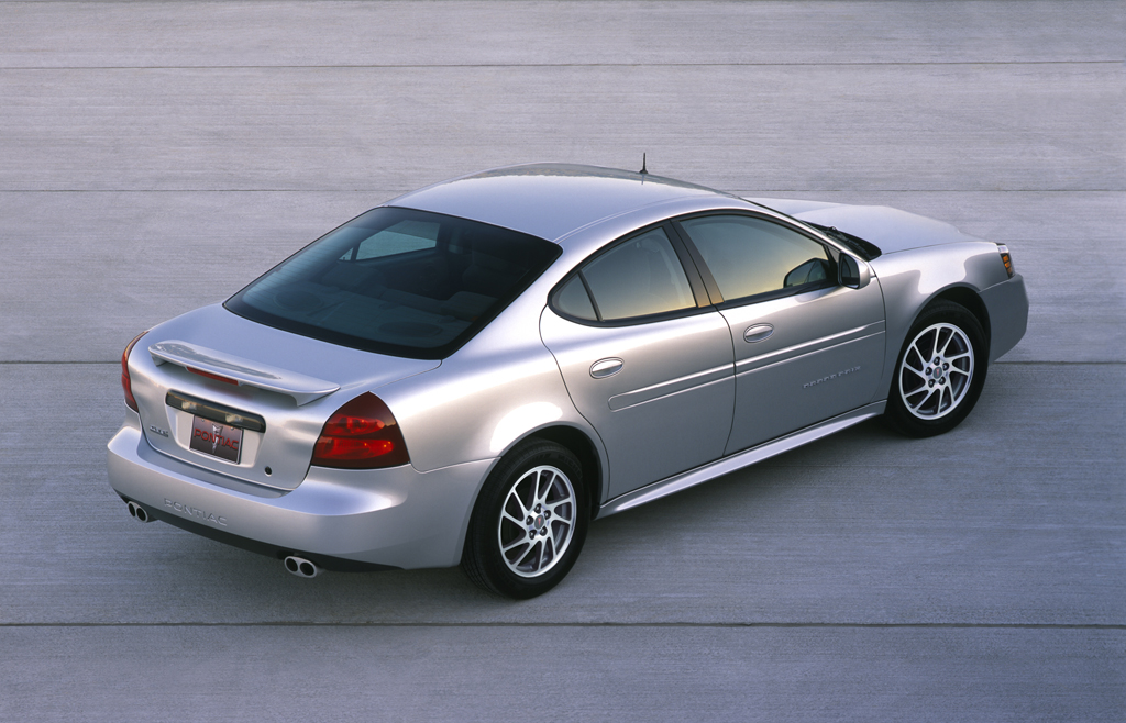 Pontiac Grand Prix 2005 – L'annuel de l'automobile