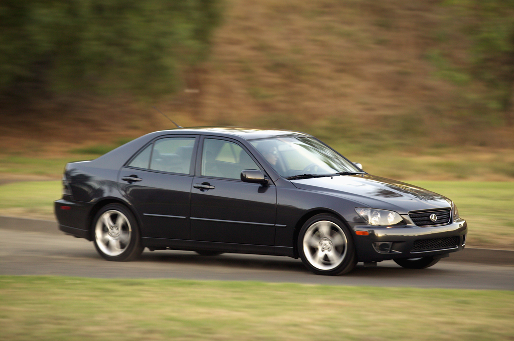 Lexus IS 2005 – L'annuel de l'automobile