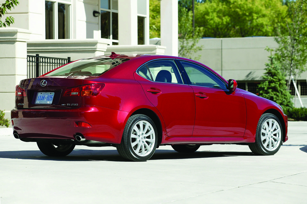 Lexus IS 2008 – L'annuel de l'automobile