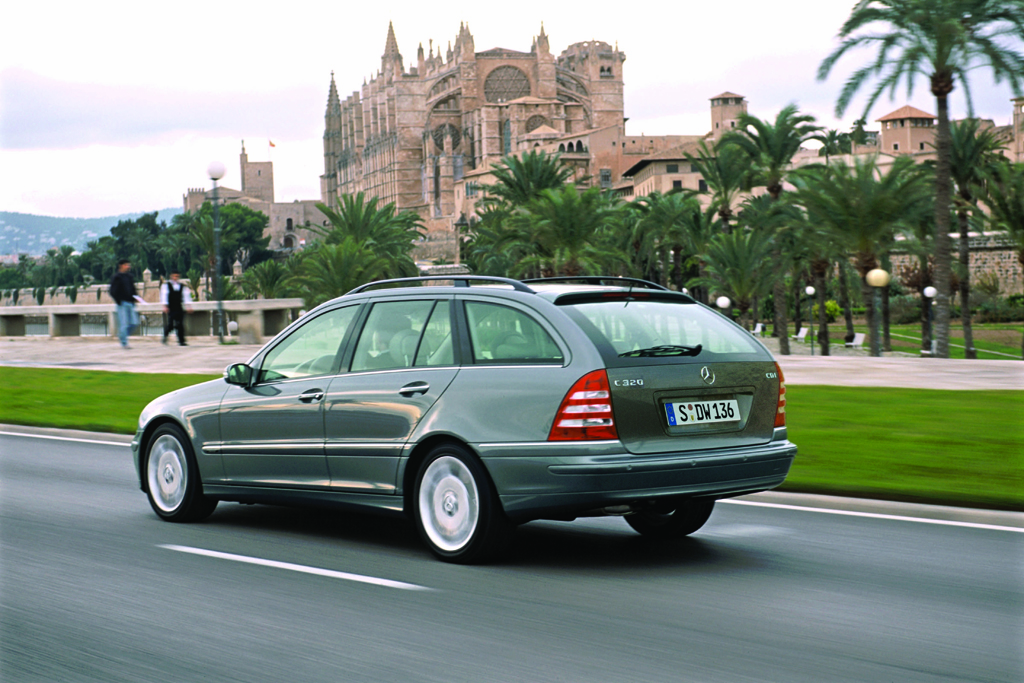 Mercedes-benz Classe C 2008 – L'annuel de l'automobile