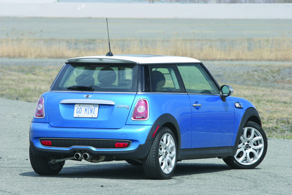 MINI Cooper 2008 – L'annuel de l'automobile