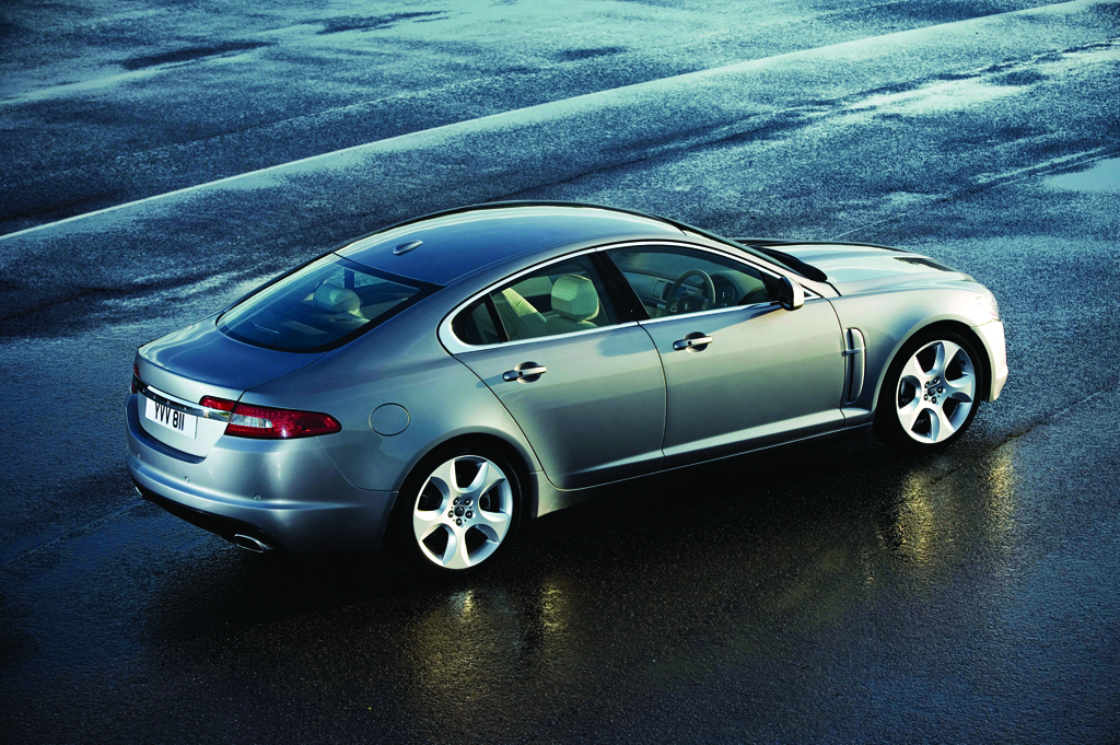 Jaguar XF 2009 – L'annuel de l'automobile