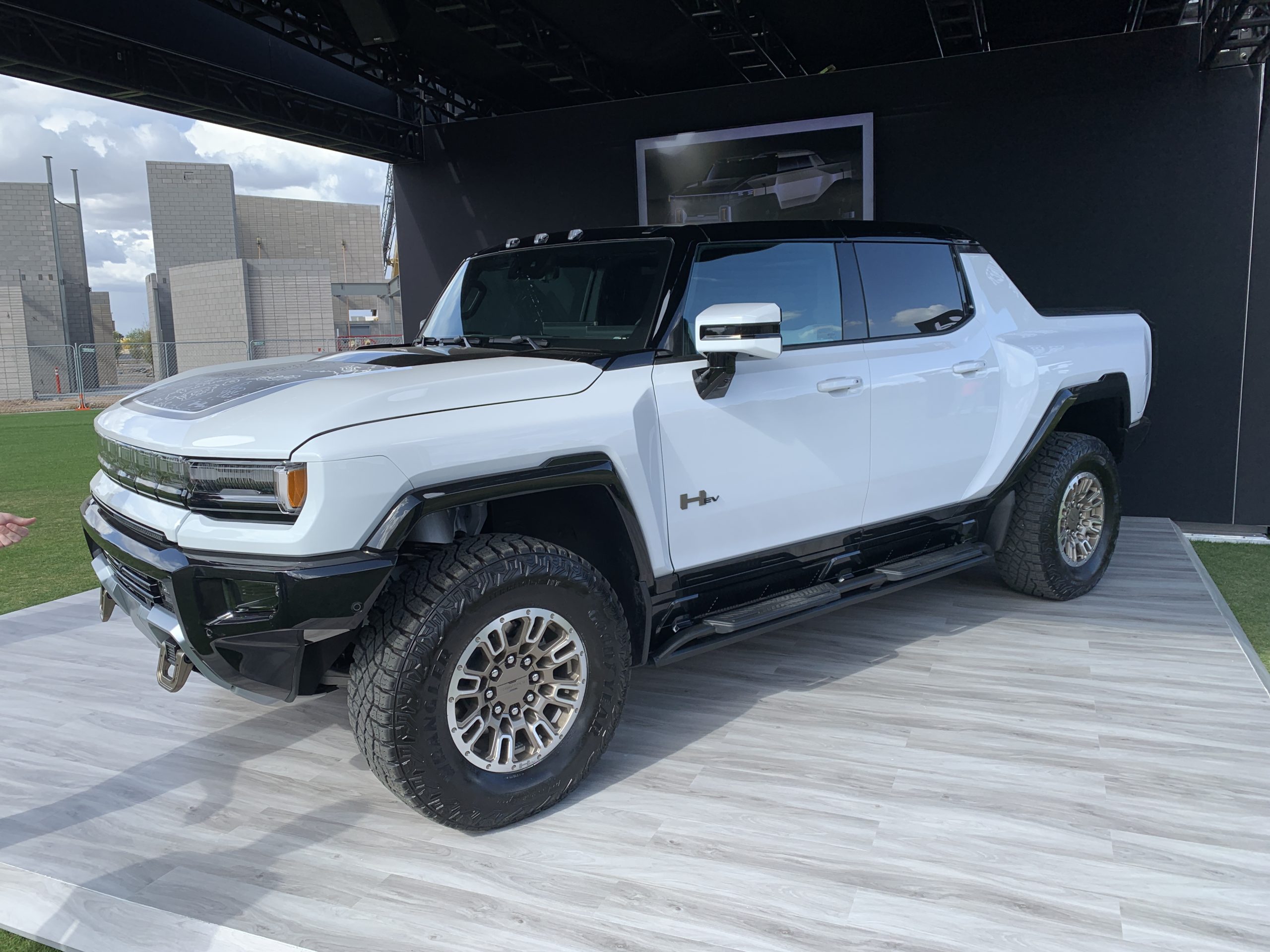 Première rencontre avec le GMC Hummer EV 2023 - Journal Le Soleil de Châteauguay