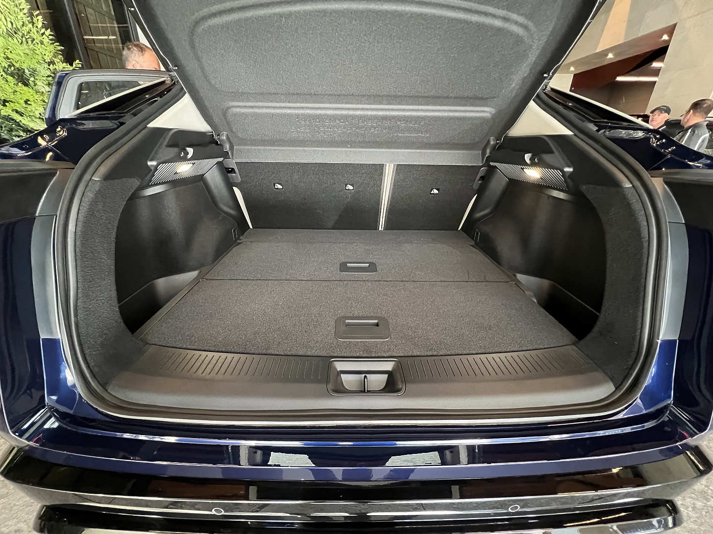 Nissan Ariya 2023 : Un VUS électrique parfaitement moyen – L'annuel de ...