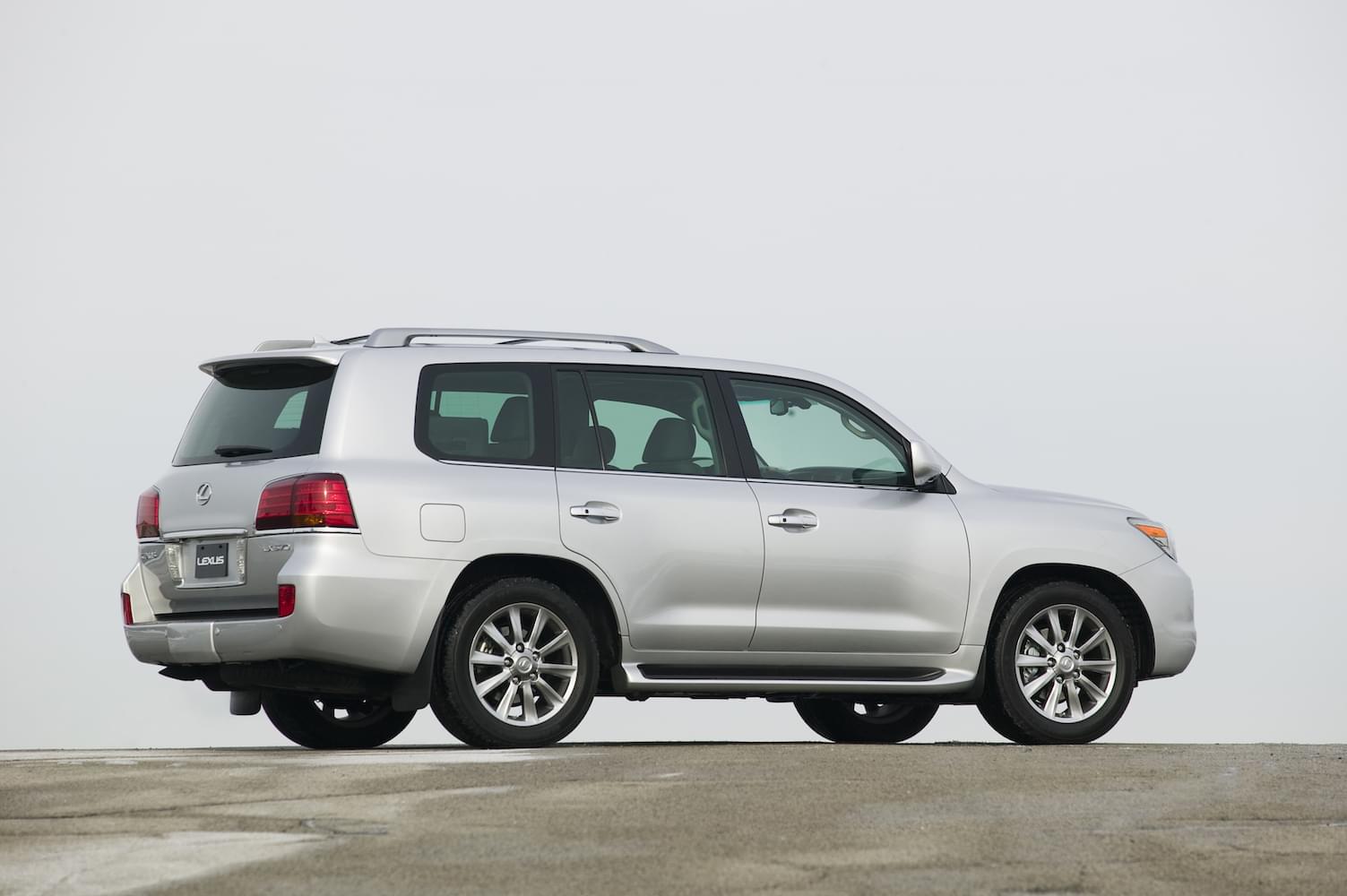 Lexus LX 570 2008 - 2012, Lexus LX570 2011 – L'annuel de l'automobile