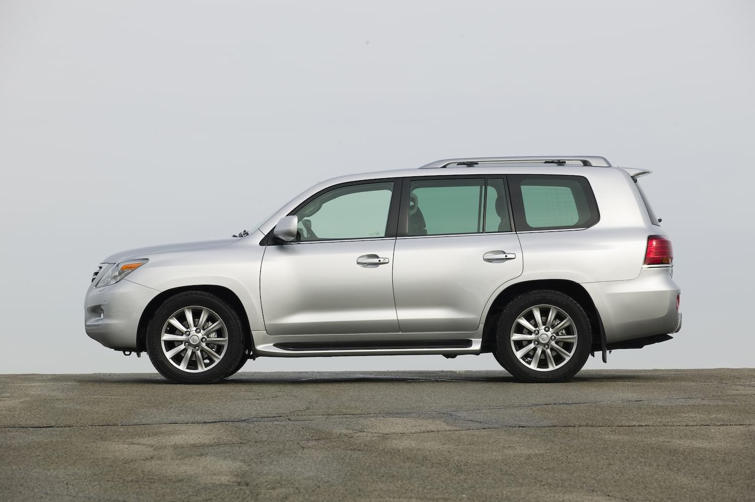 Lexus LX 570 2008 - 2012, Lexus LX570 2011 – L'annuel de l'automobile