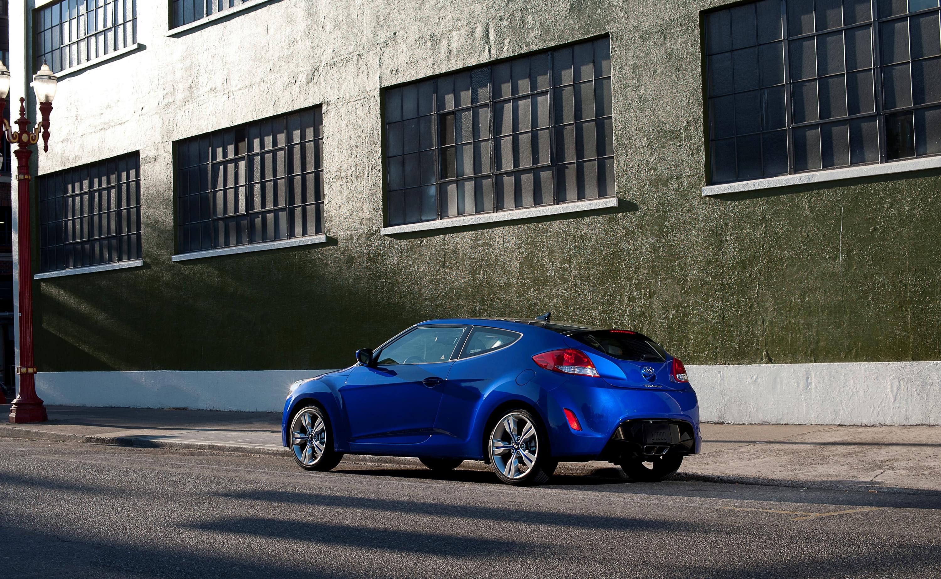 hyundai Veloster 2012 - 2014, Hyundai Veloster 2013 – L'annuel de l ...
