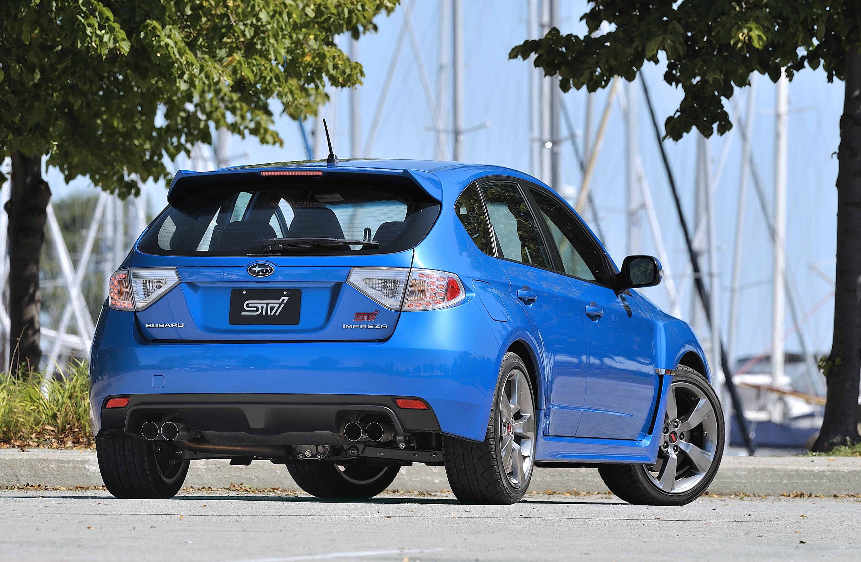 Subaru WRX STI 2013 - 2014 – L'annuel de l'automobile