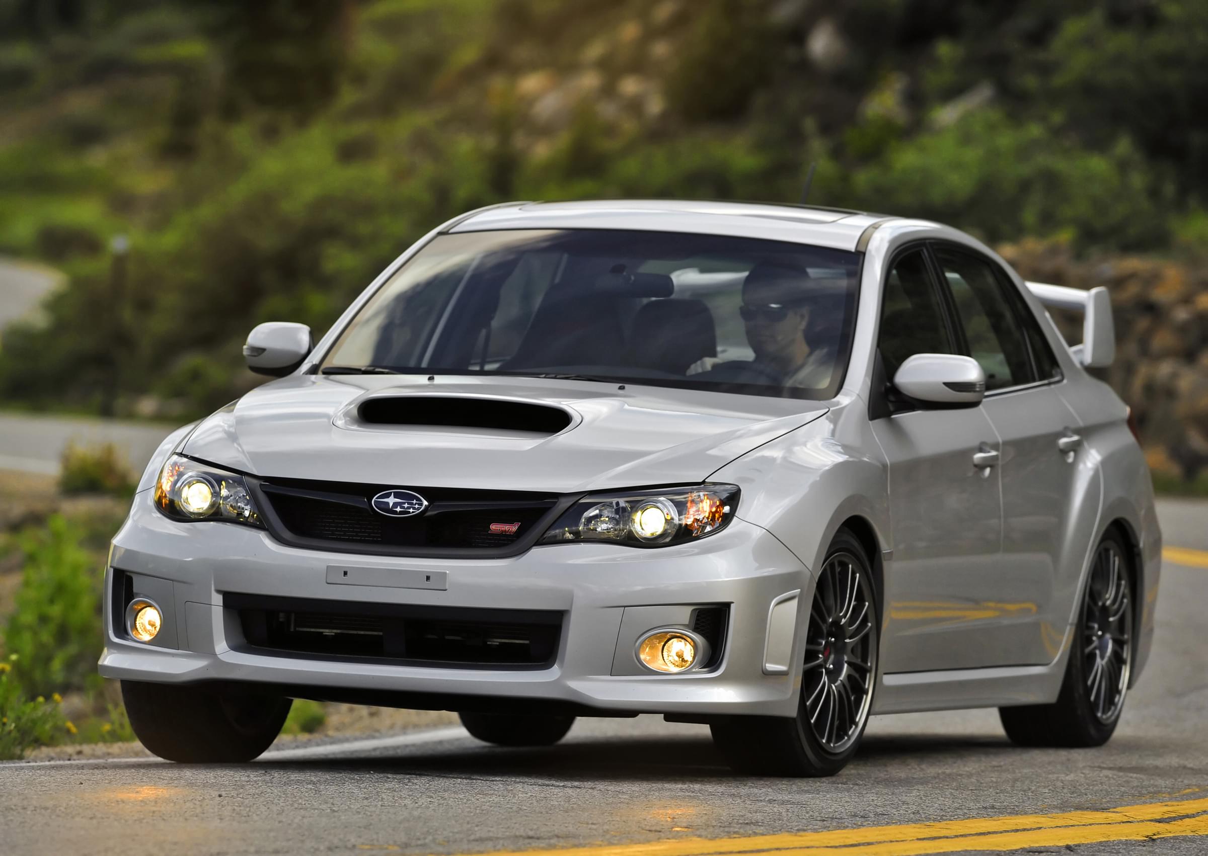 Subaru WRX STI 2013 - 2014 – L'annuel de l'automobile